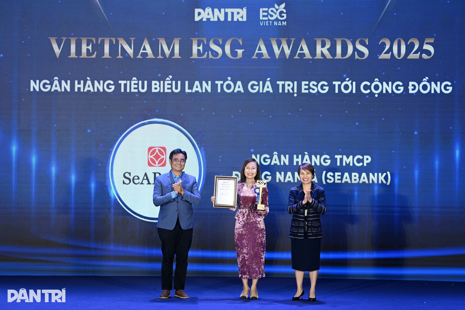 SeABank đạt thành tích xuất sắc tại Vietnam ESG Awards và Tin Dùng Việt ...