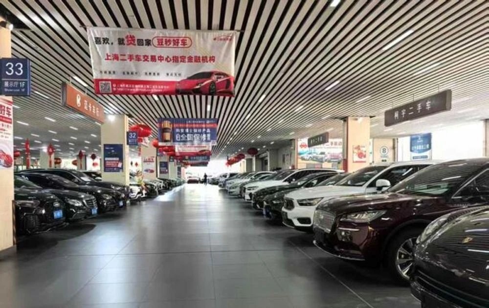 Giá xe chạy xăng tại Trung Quốc bất ngờ lao dốc chưa từng thấy