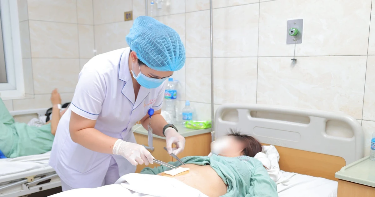 Đau bụng suốt 22 giờ, thanh niên 28 tuổi phát hiện dị tật hiếm chỉ 2% ...