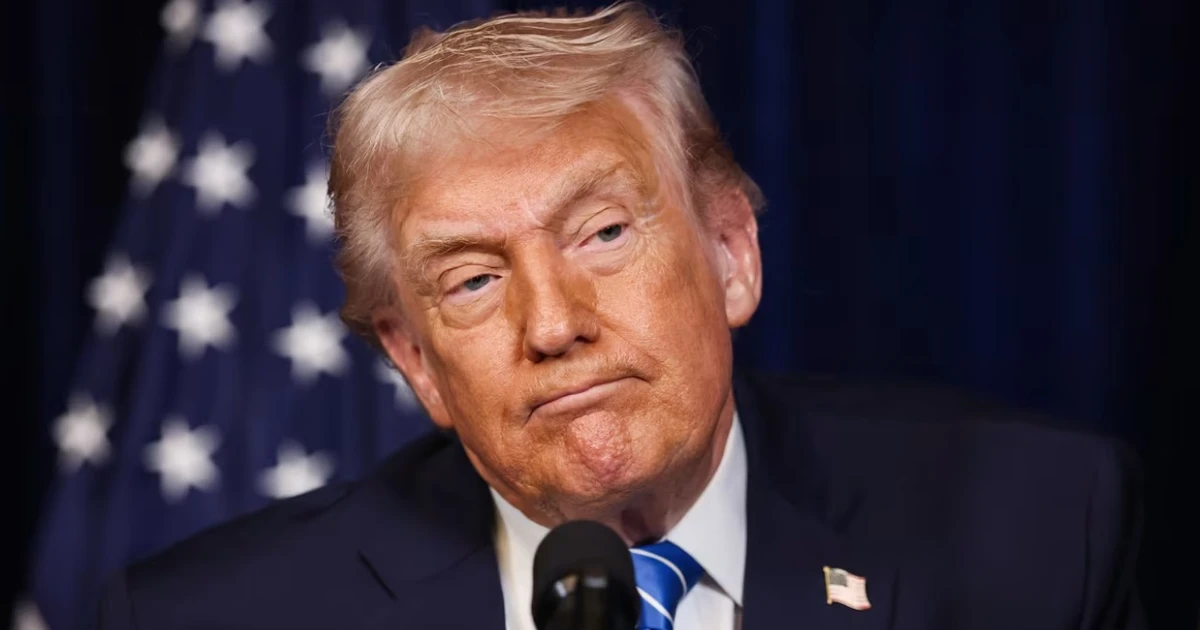 Ông Trump: Vợ chồng Tổng thống Maduro đang trên tàu USS Iwo Jima đến ...