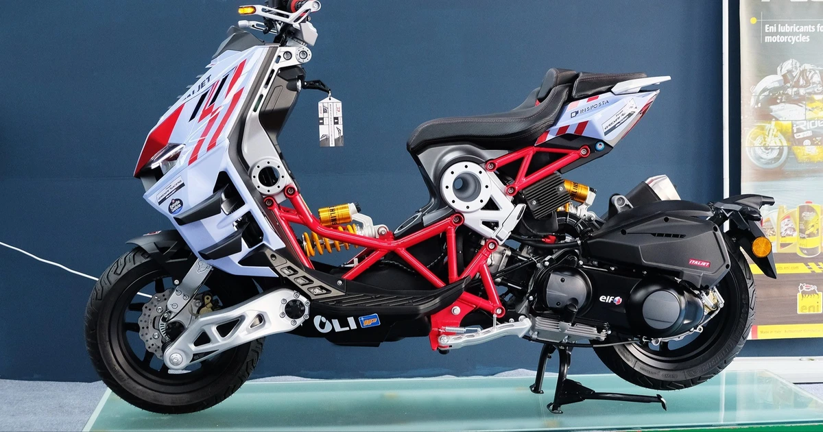 Xe tay ga độc quyền Italjet Dragster 300 về Việt Nam giá hơn 200 triệu